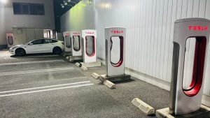 テスラ スーパーチャージャー【出力別時間課金制】 - EVstand